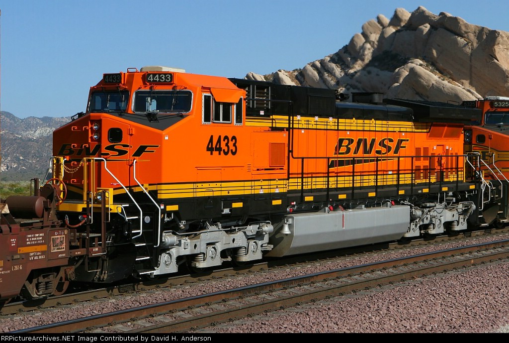 BNSF 4433